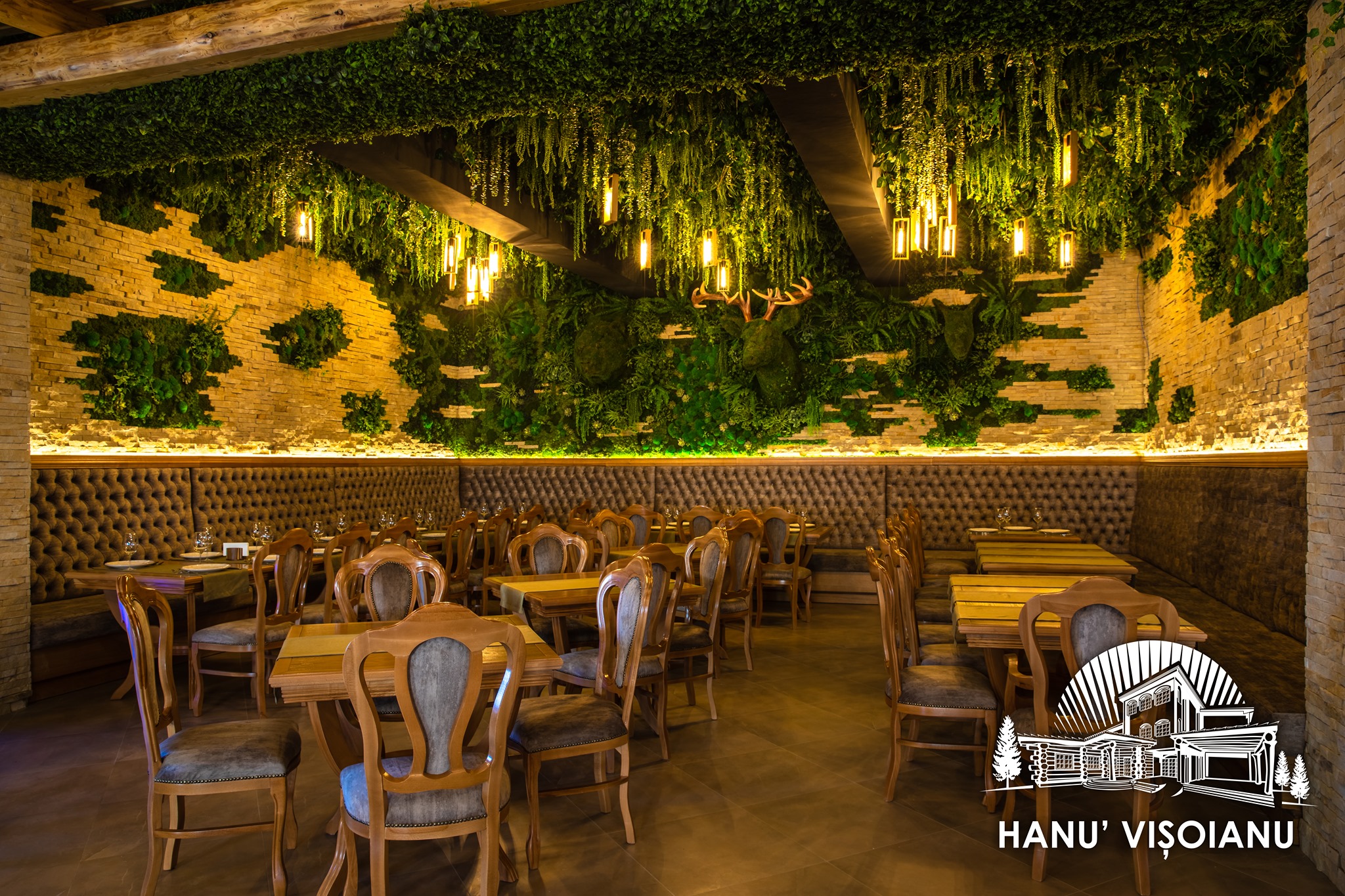 Descoperă magia gustului: Hanu Vișoianu - Restaurant Tradițional în ...